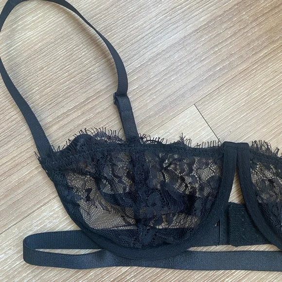 Honeybum | Intimates & Sleepwear | Lace Bra And Thong Panty Set | Poshmark